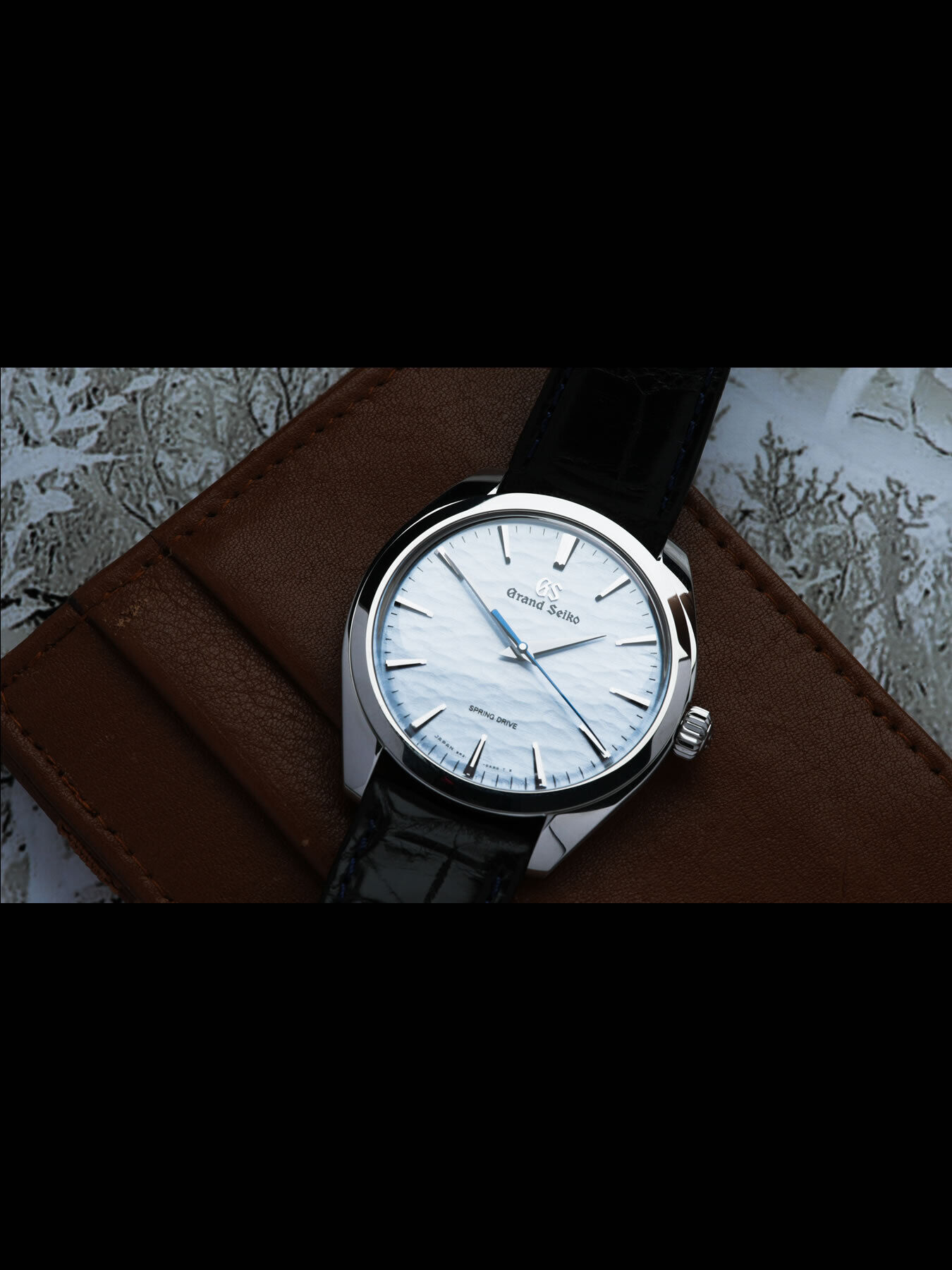 Grand Seiko SBGY007 - Exquisite Timepieces