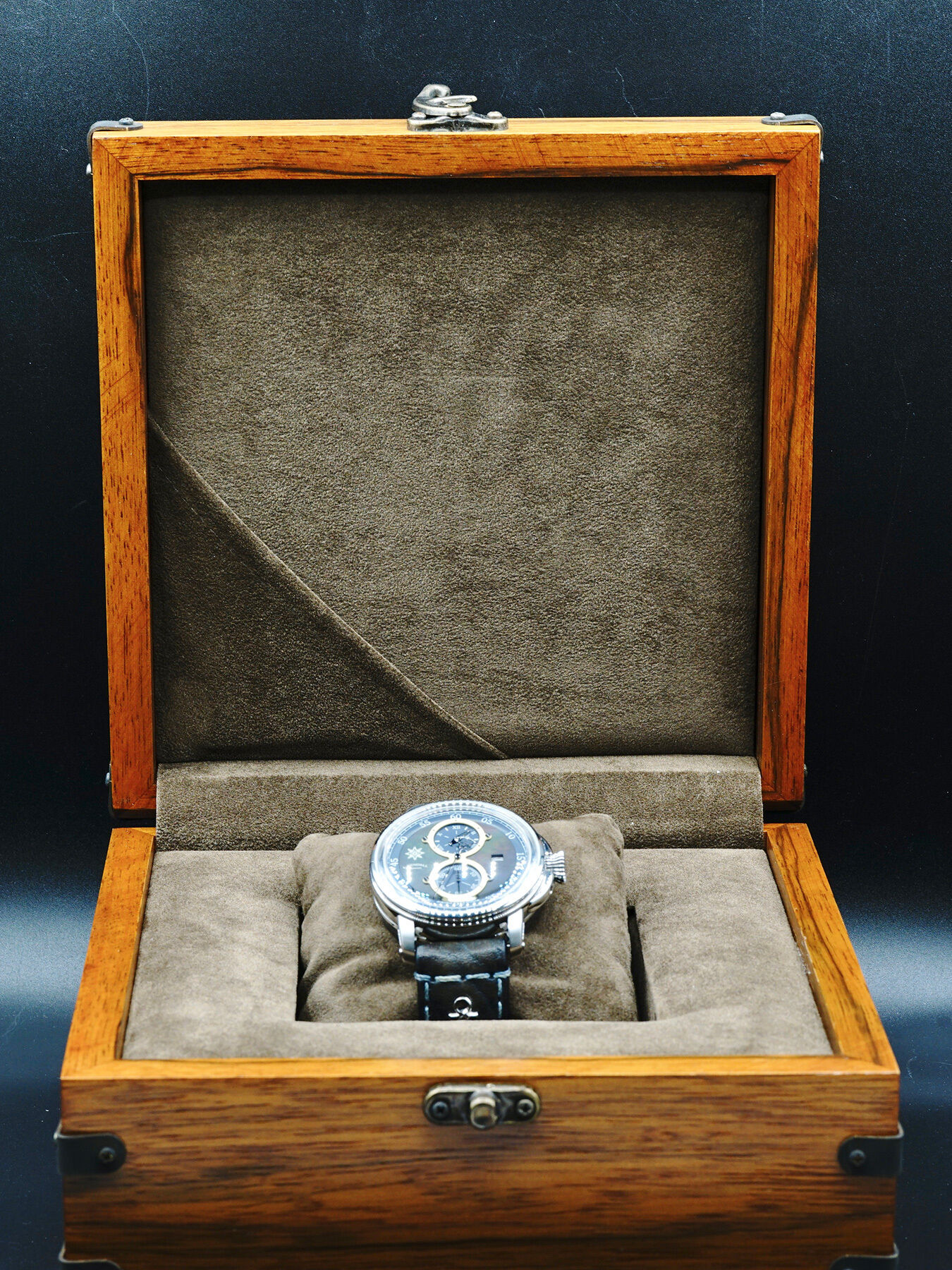 Larcum Kendall Regulator Black- Exquisite Timepieces