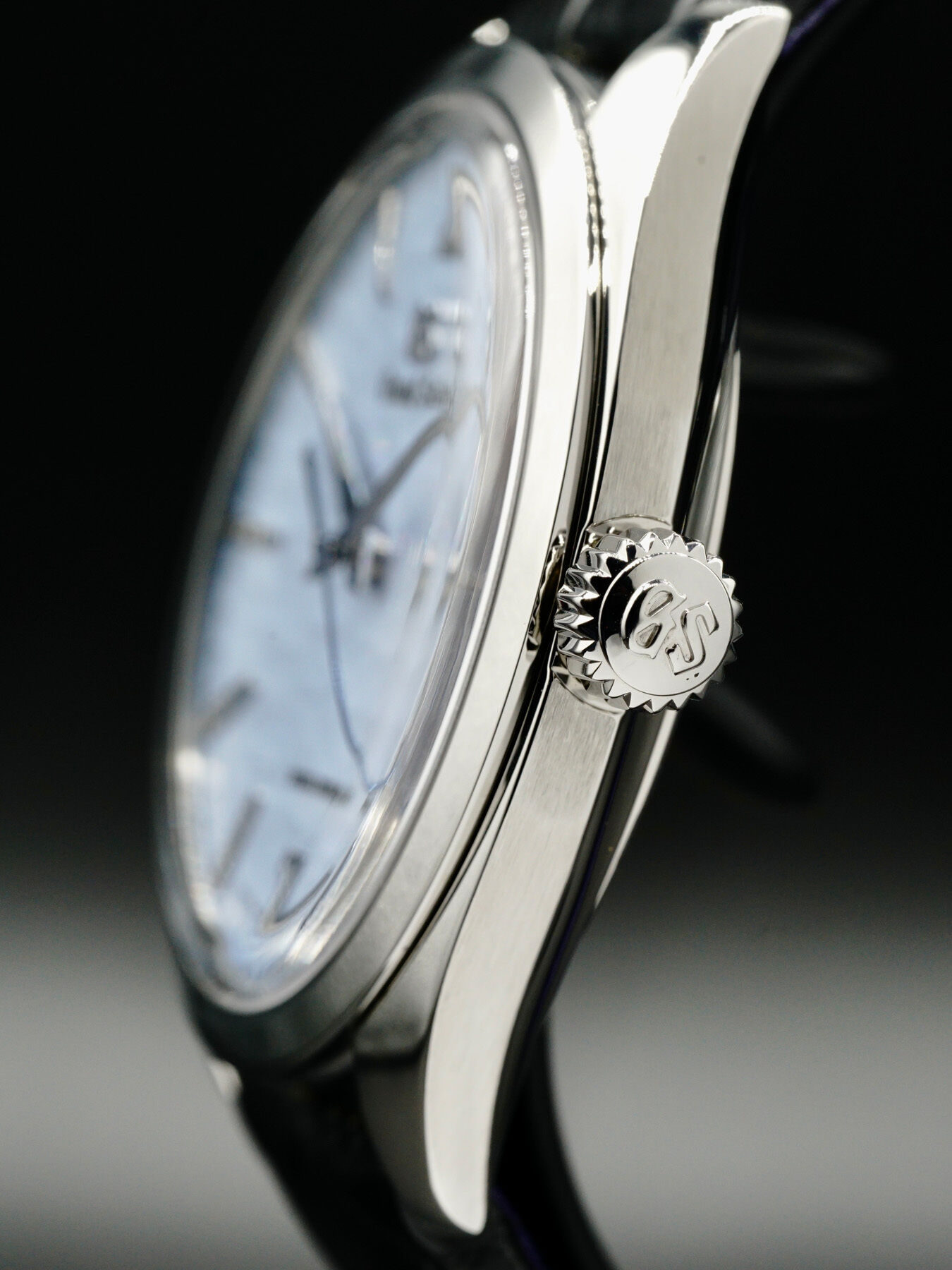 Grand Seiko SBGY007 - Exquisite Timepieces