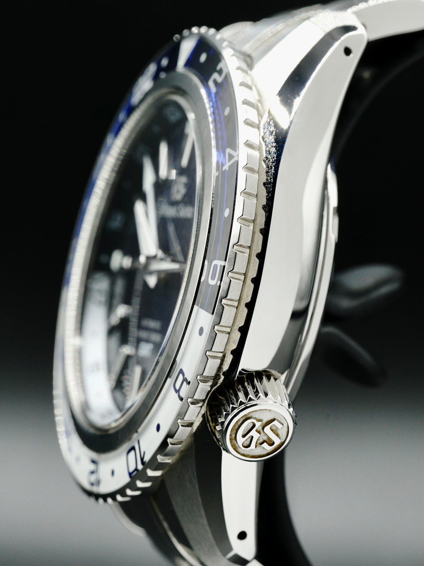 Grand Seiko Sport SBGJ237 - Exquisite Timepieces