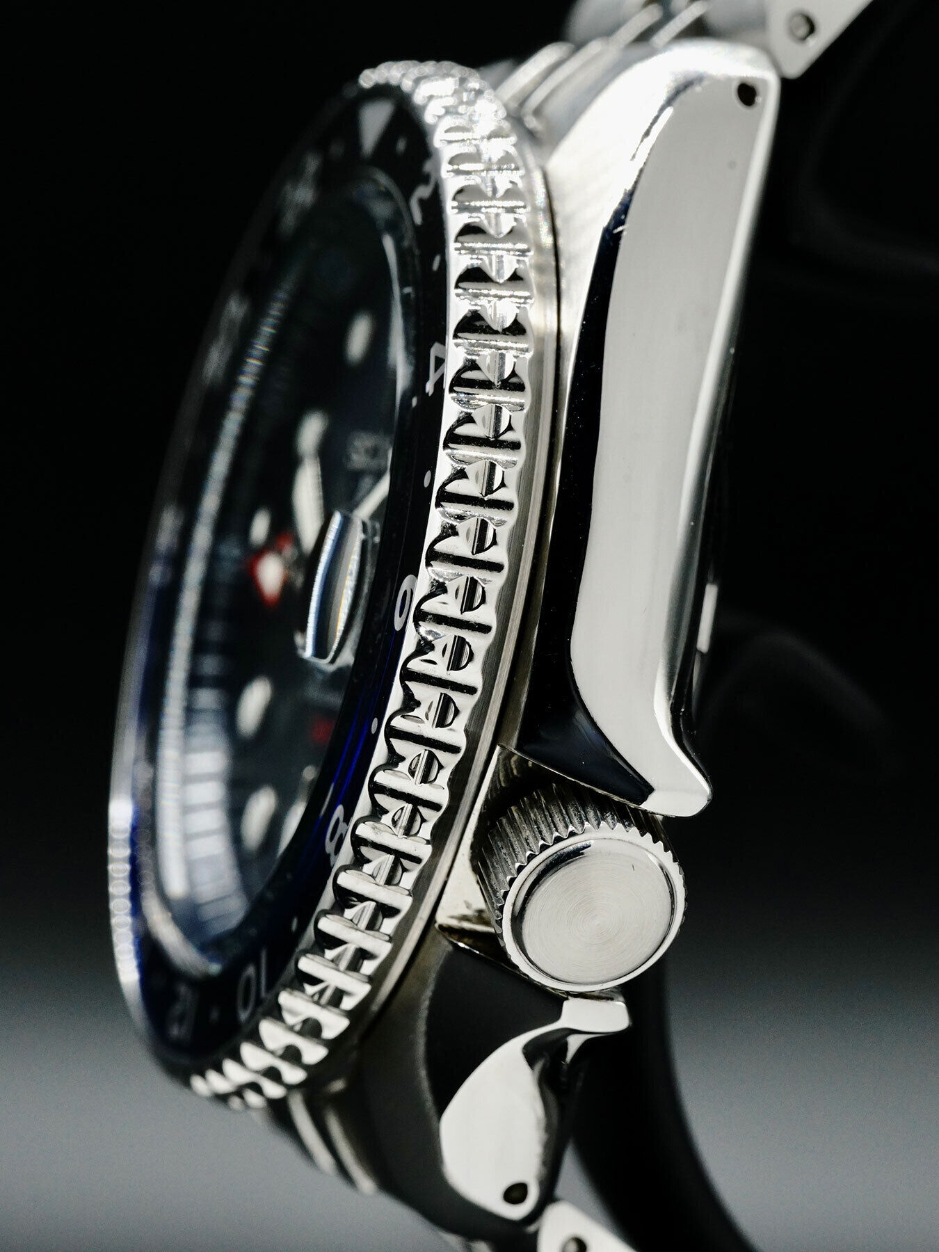 Seiko 5 Sports SSK003 - Exquisite Timepieces