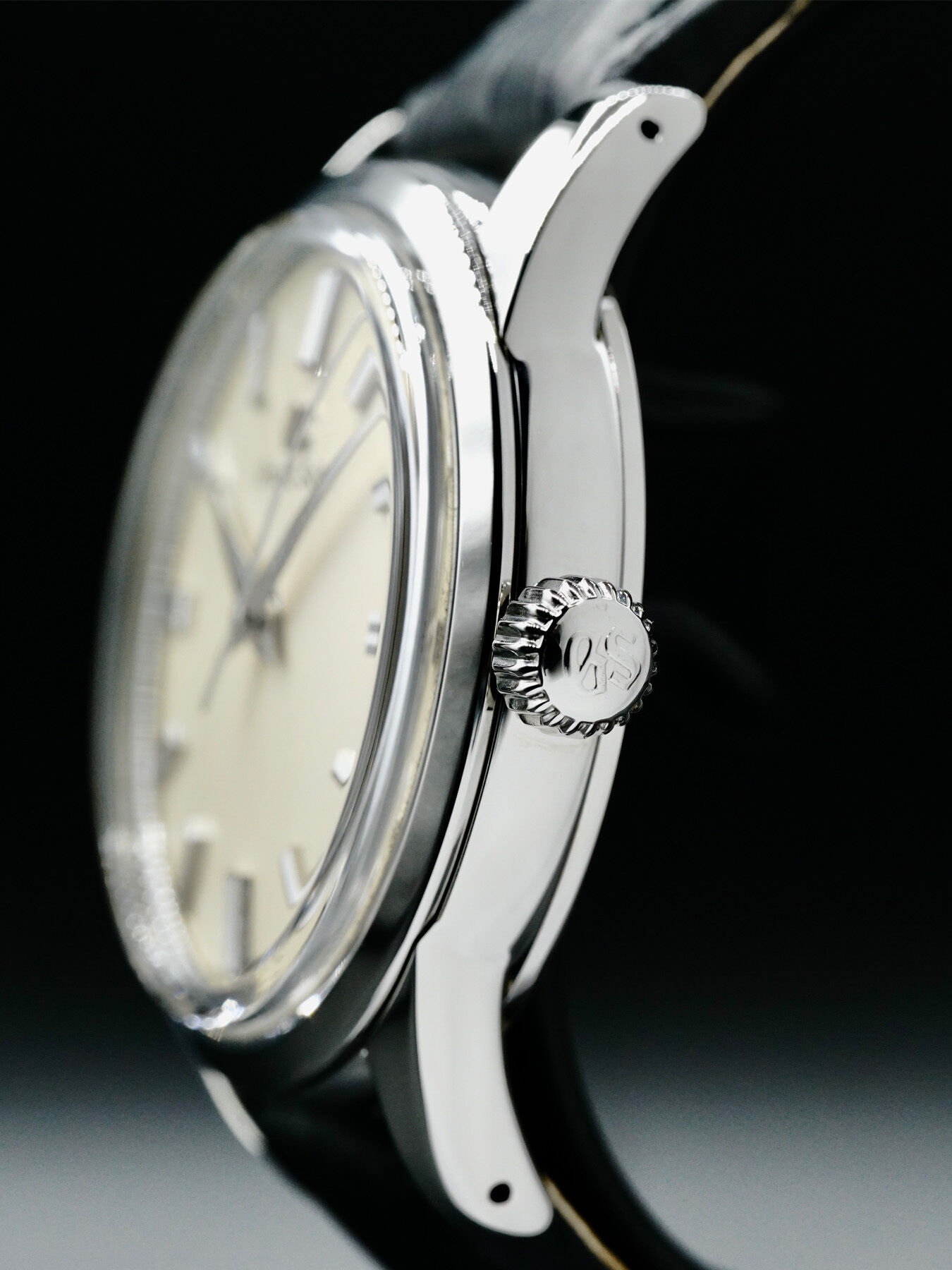 Grand Seiko SBGW231 - Exquisite Timepieces
