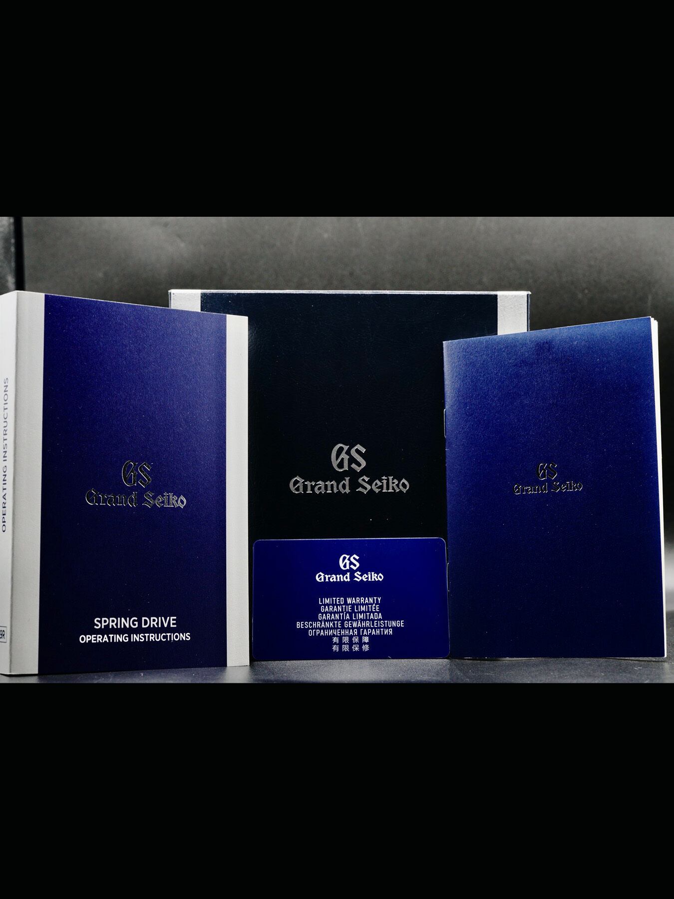 Grand Seiko SBGH213 - Exquisite Timepieces