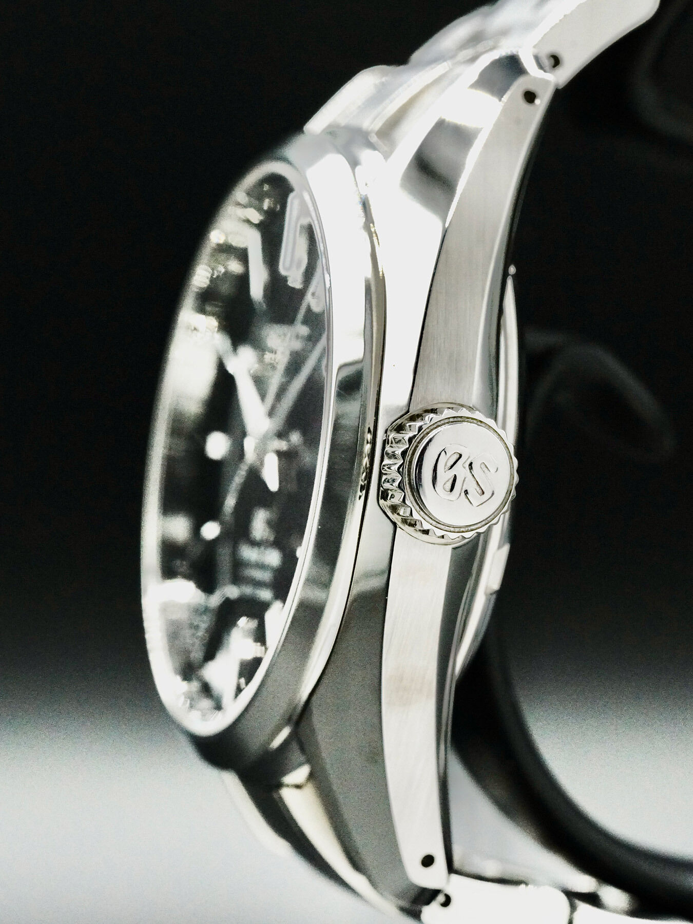 Grand Seiko SBGH005 - Exquisite Timepieces