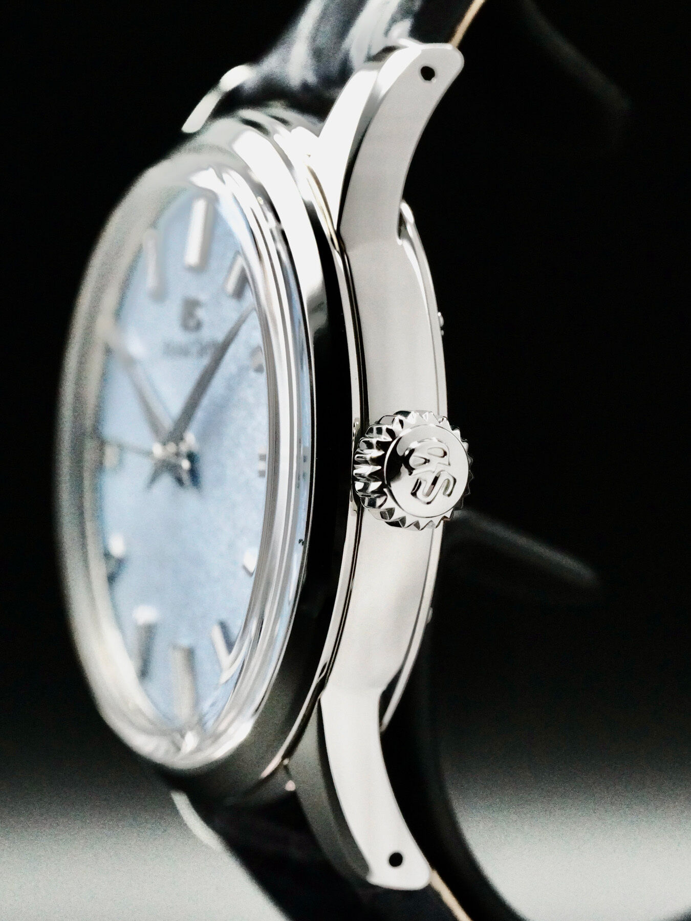 Grand Seiko SBGW283 - Exquisite Timepieces