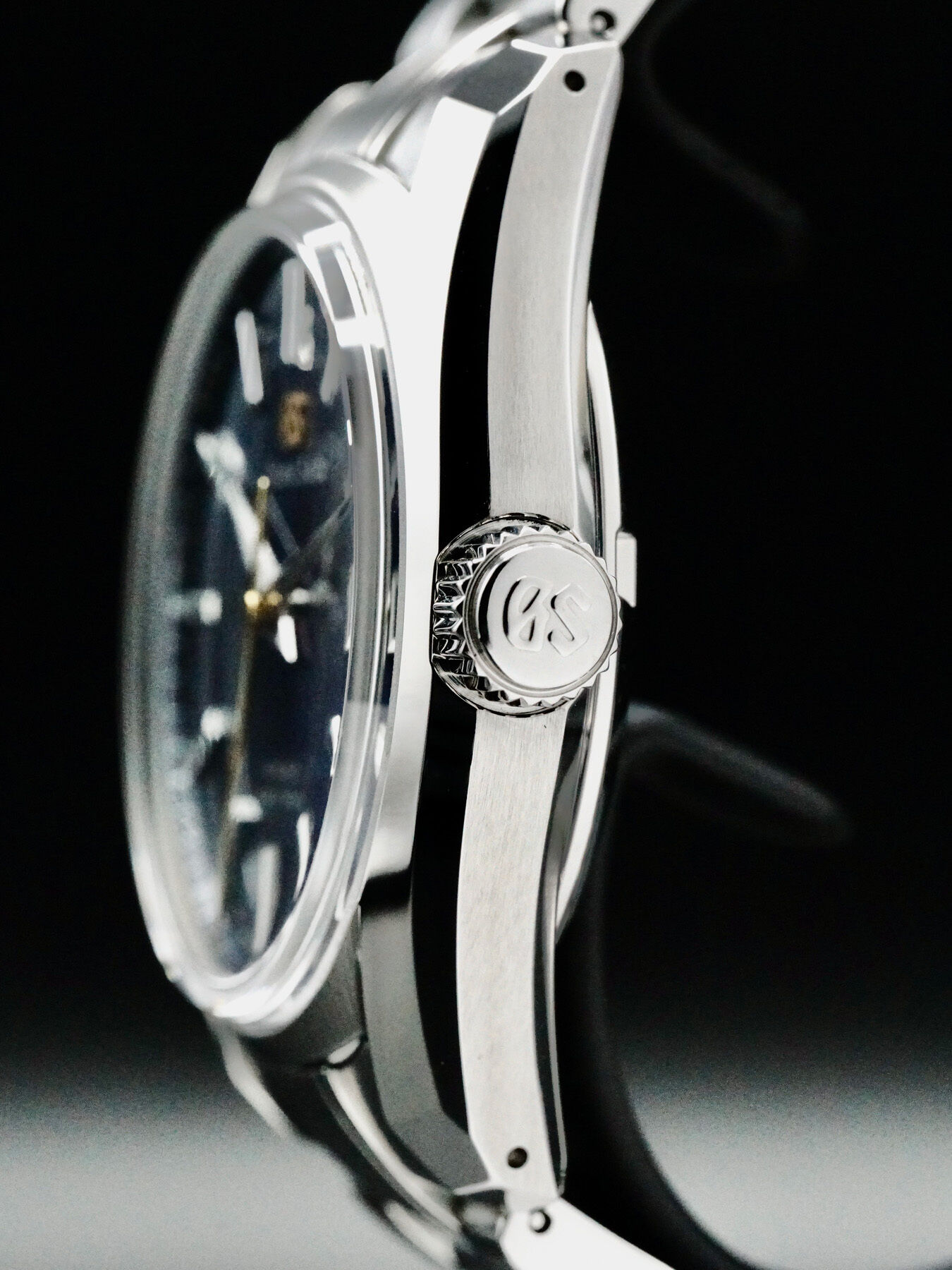 Grand Seiko SBGH273 - Exquisite Timepieces