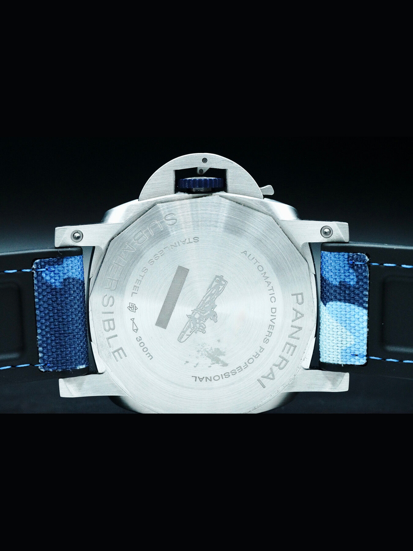 Panerai PAM01391 Submersible Luna Rossa - Exquisite Timepieces