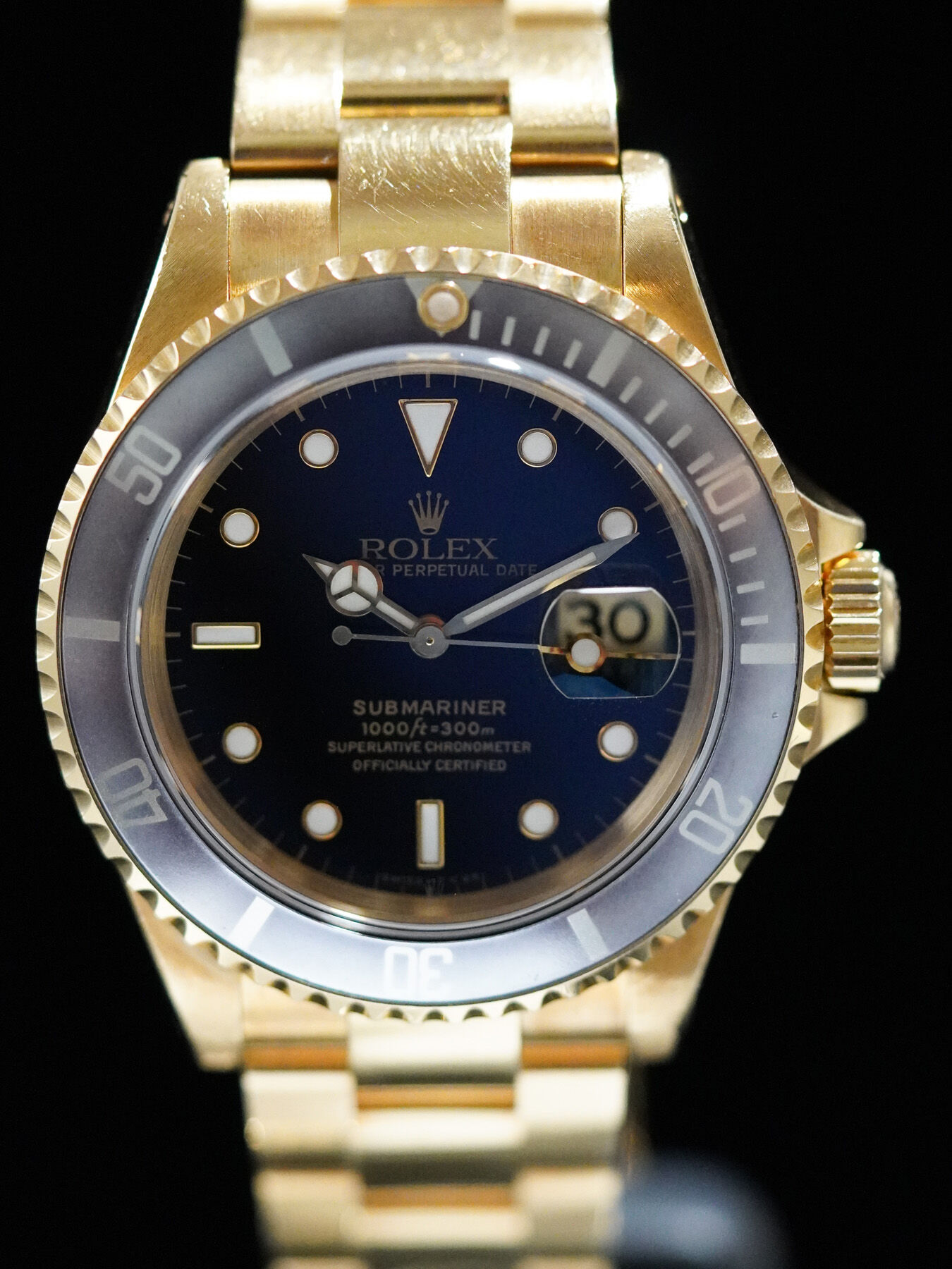 Rolex 16618 Submariner Date - Exquisite Timepieces